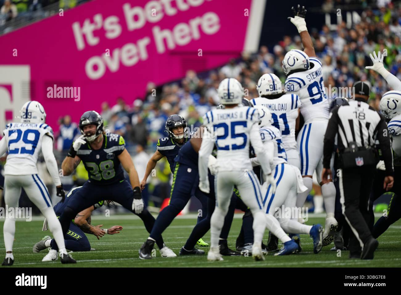 Seattle Seahawks place-kicker Jason Myers (5) kicks a field goal over ...
