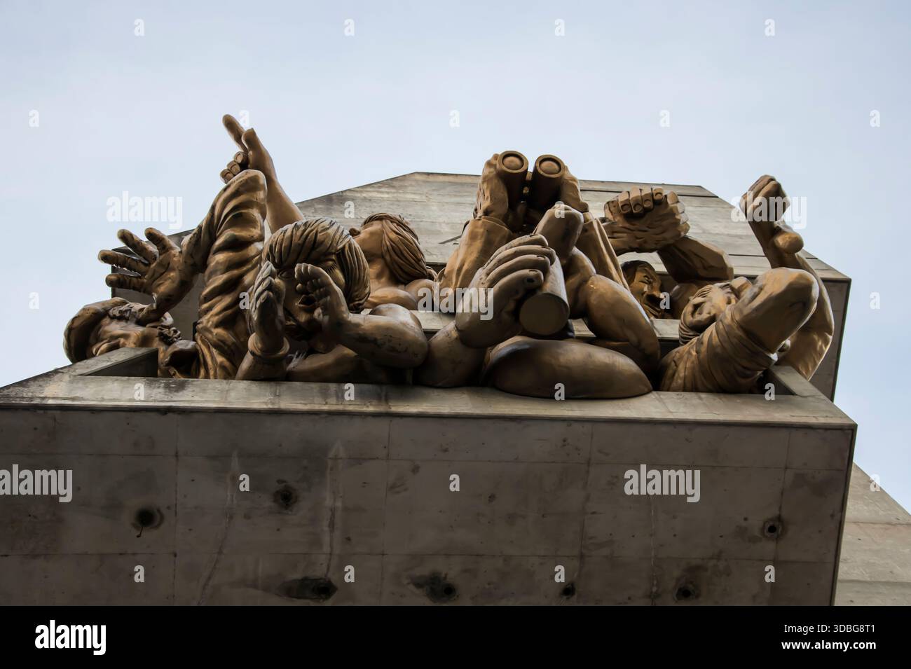 The Audience Part 2 sculpture at Peter Street entrance to Rogers Centre ...