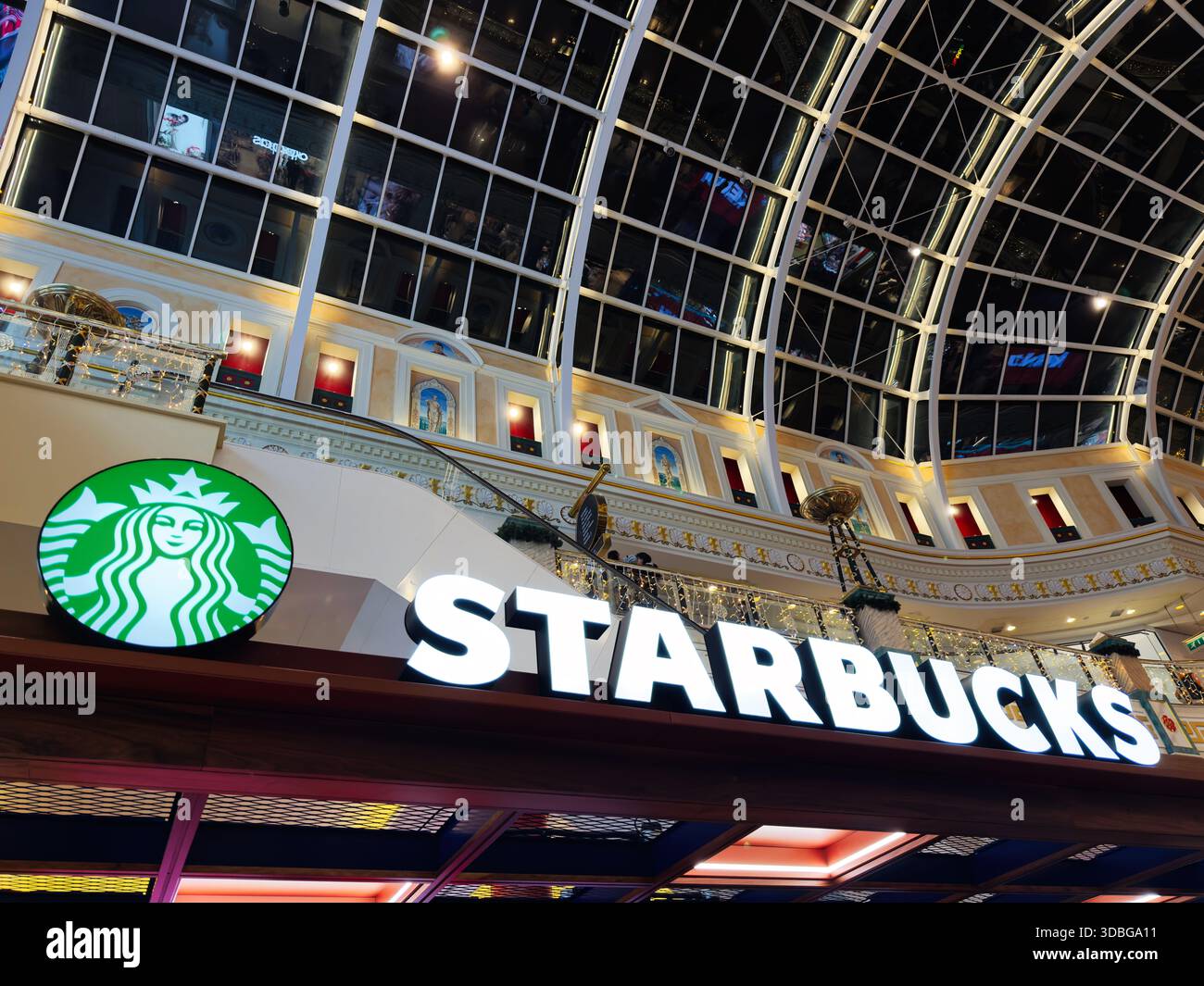 Stretford, UK - November 15, 2025: Bright Starbucks cafe sign in a busy ...