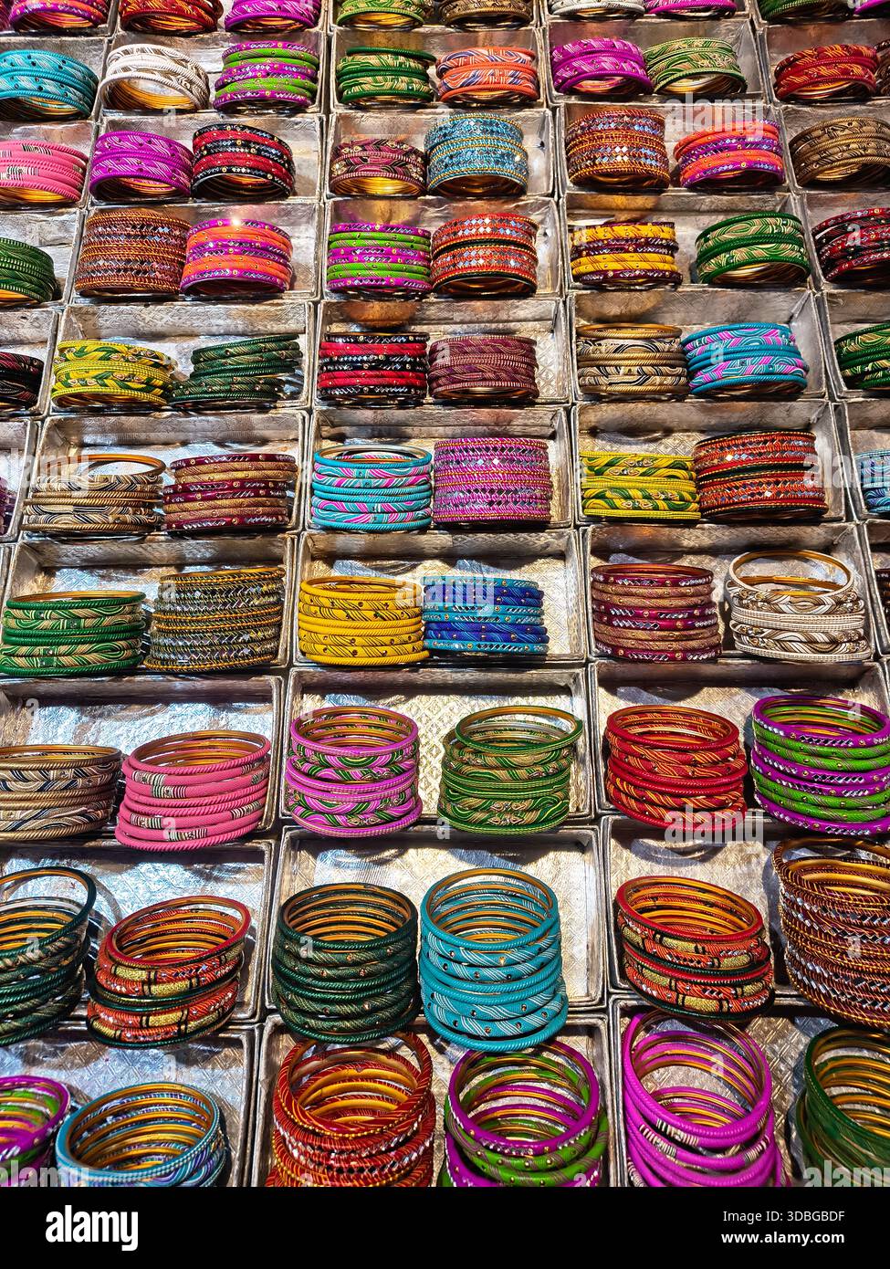 Bangles shop rajasthan hi-res stock photography and images - Alamy
