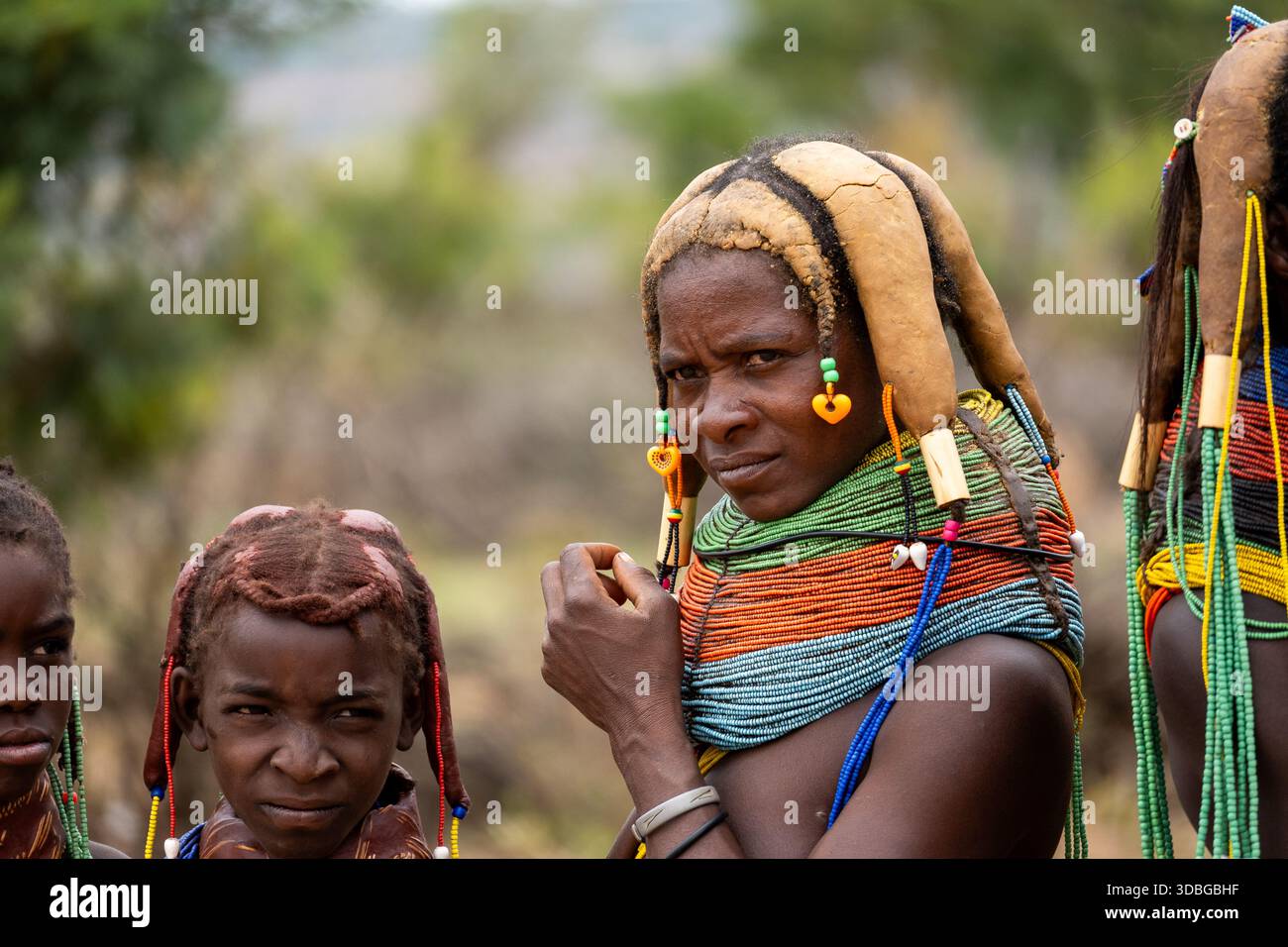 Mujer del mundo hi-res stock photography and images - Alamy