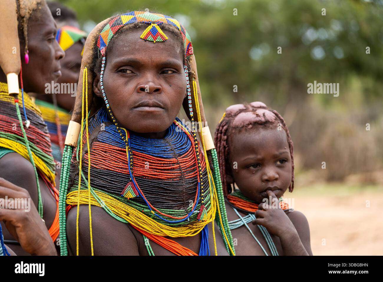 Mujer de la tribu hi-res stock photography and images - Alamy
