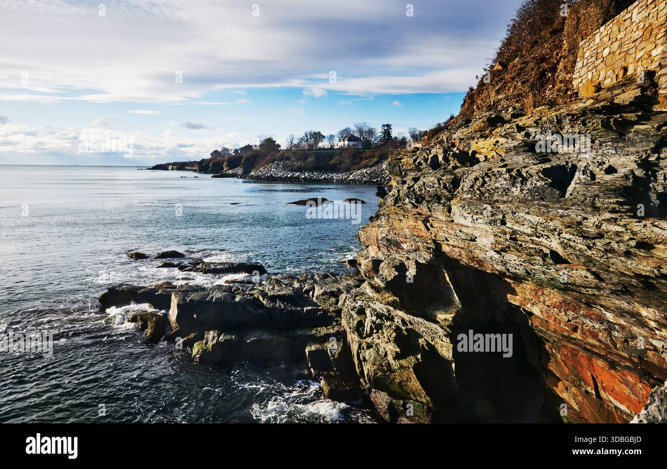Rocky beach coastline along the Newport Cliff walk, Newport, Rhode ...