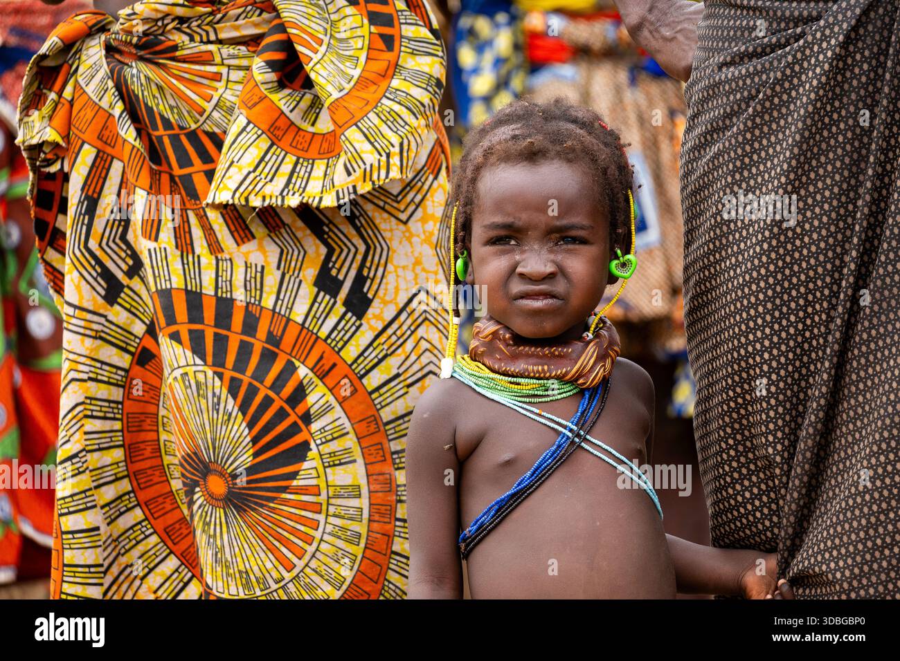 Mujer de la tribu muila de Angola Stock Photo - Alamy