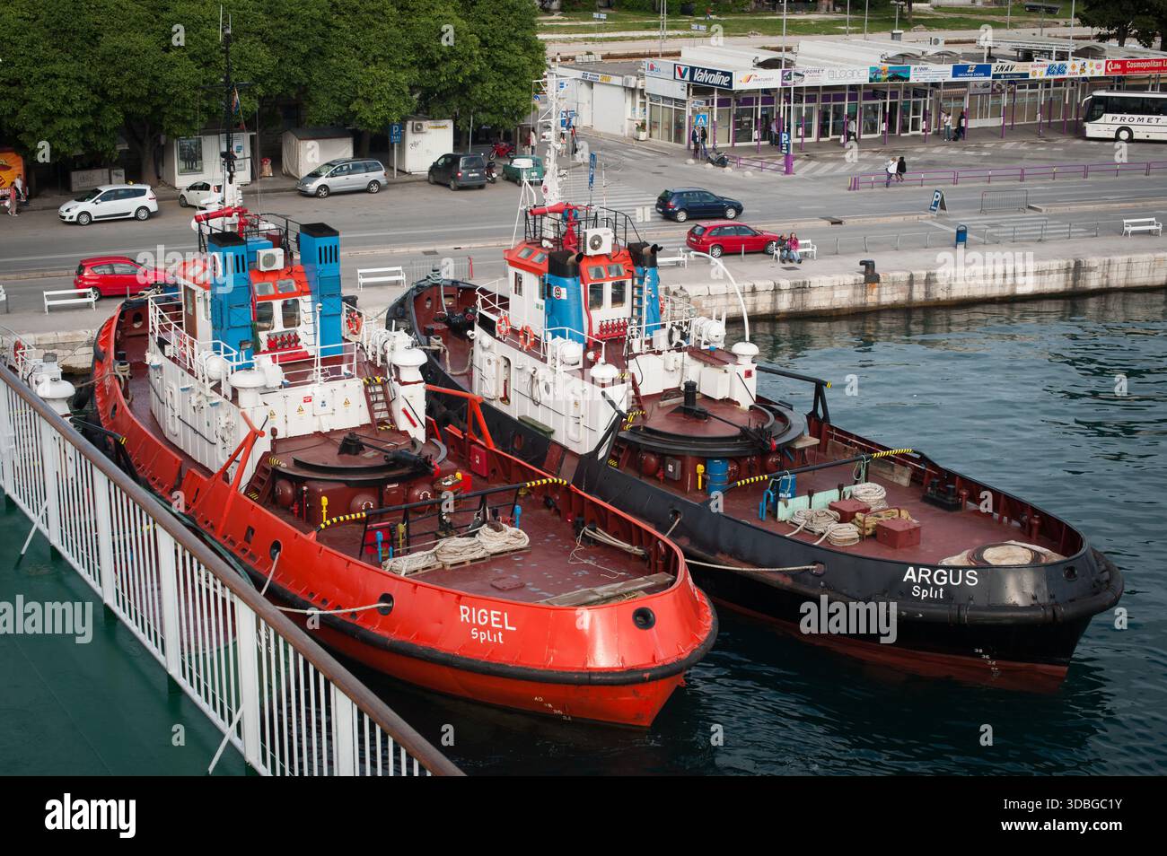 Argus tug boat hi-res stock photography and images - Alamy
