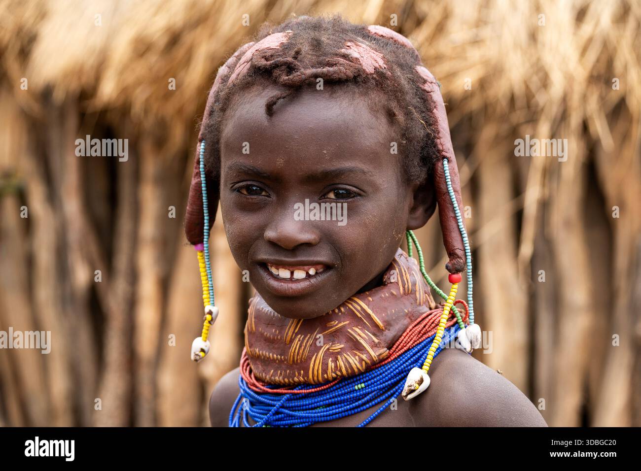 Mujer de la tribu muila de Angola Stock Photo - Alamy