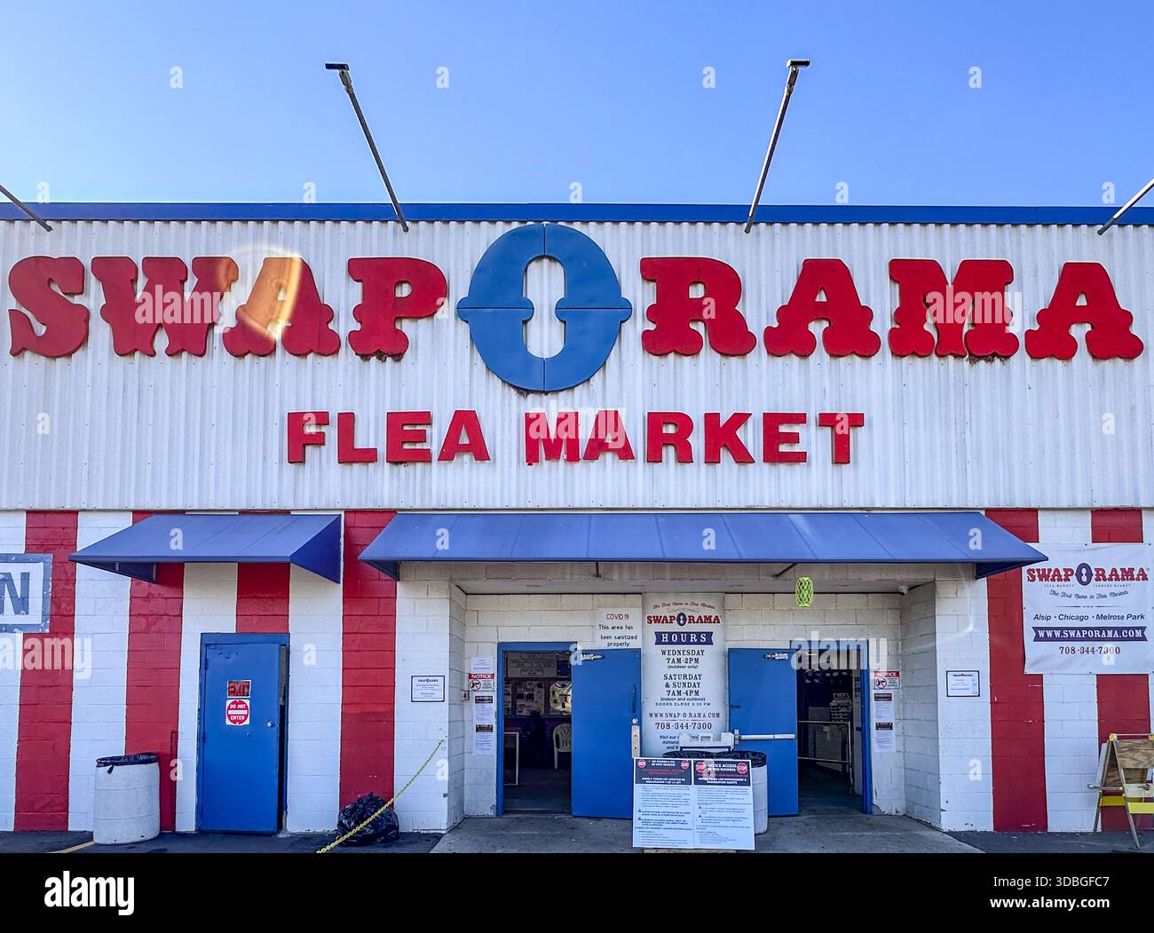 Entrance to the Swap O Rama Flea Market in Alsip, IL USA October 26 ...