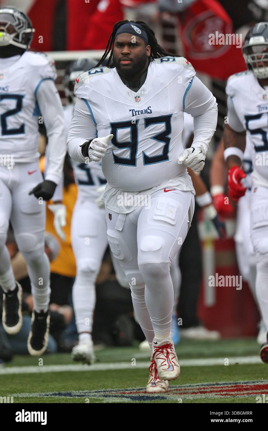 Tennessee Titans defensive tackle T'Vondre Sweat (93) runs onto field ...