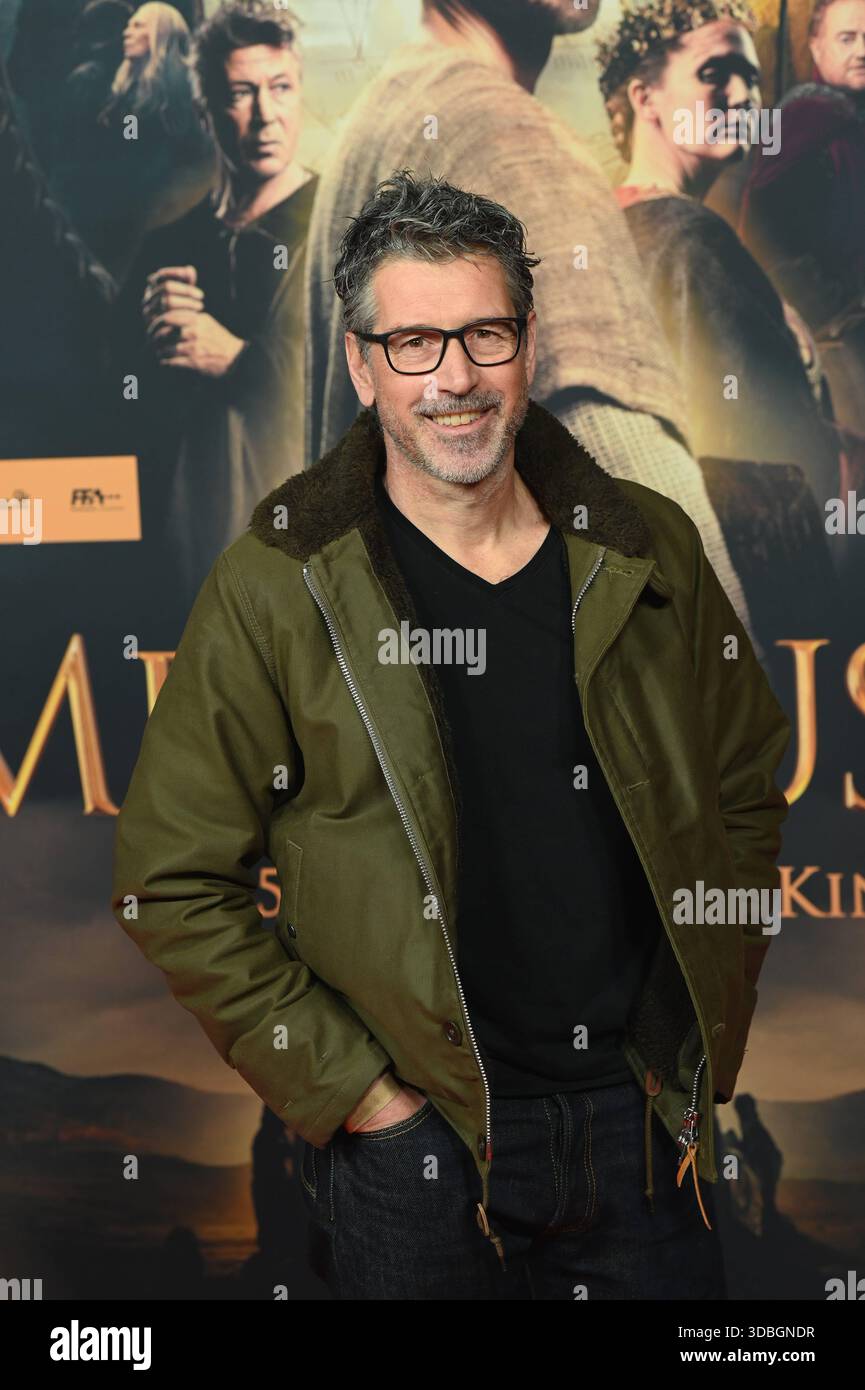 Regisseur Wolfgang Groos kommt zur Filmpremiere von Der Medicus 2 in ...