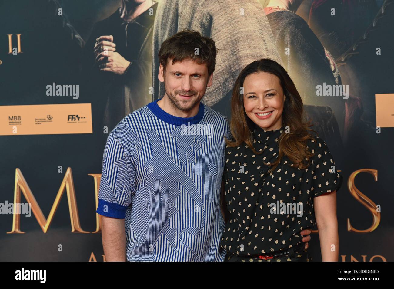 Schauspieler Steve Windolf und Sinta Weisz kommt zur Filmpremiere von ...
