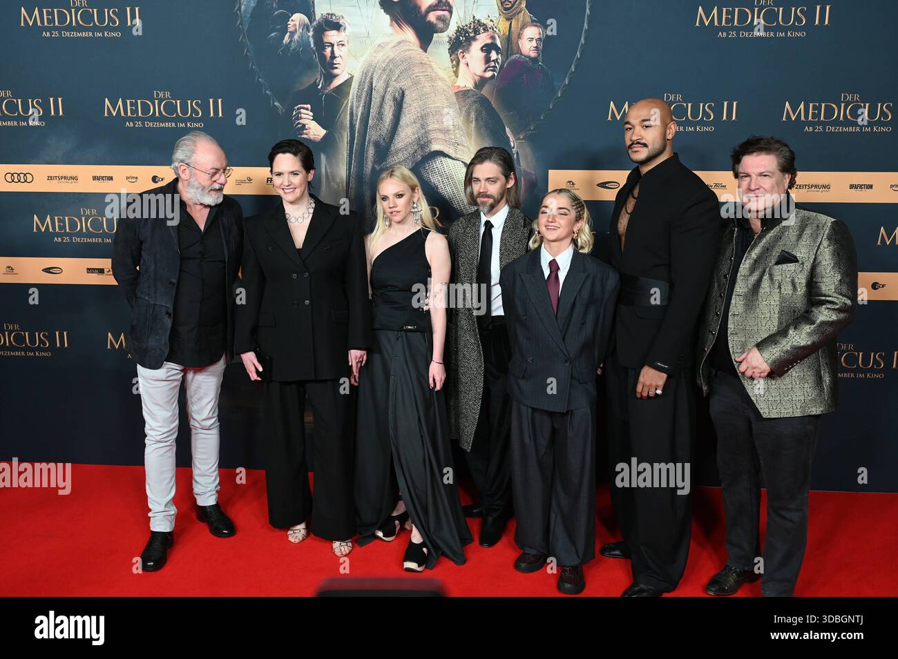 Schauspieler Liam Cunningham, Emily Cox, Aine Rose Daly, Tom Payne ...