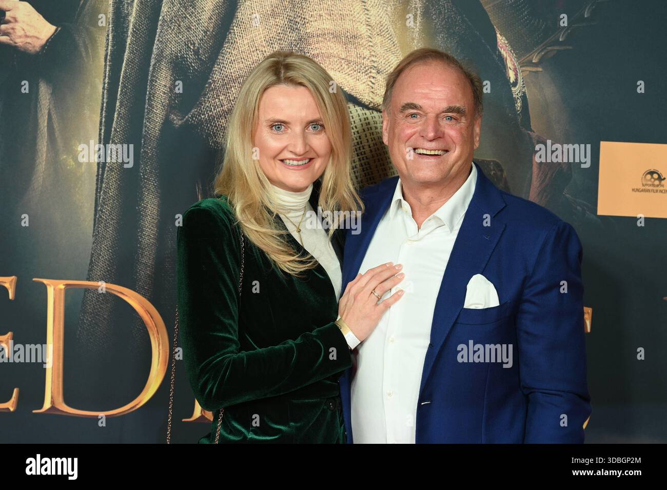 Manager Georg Kofler und Isabell Grupp-Kofler kommt zur Filmpremiere ...