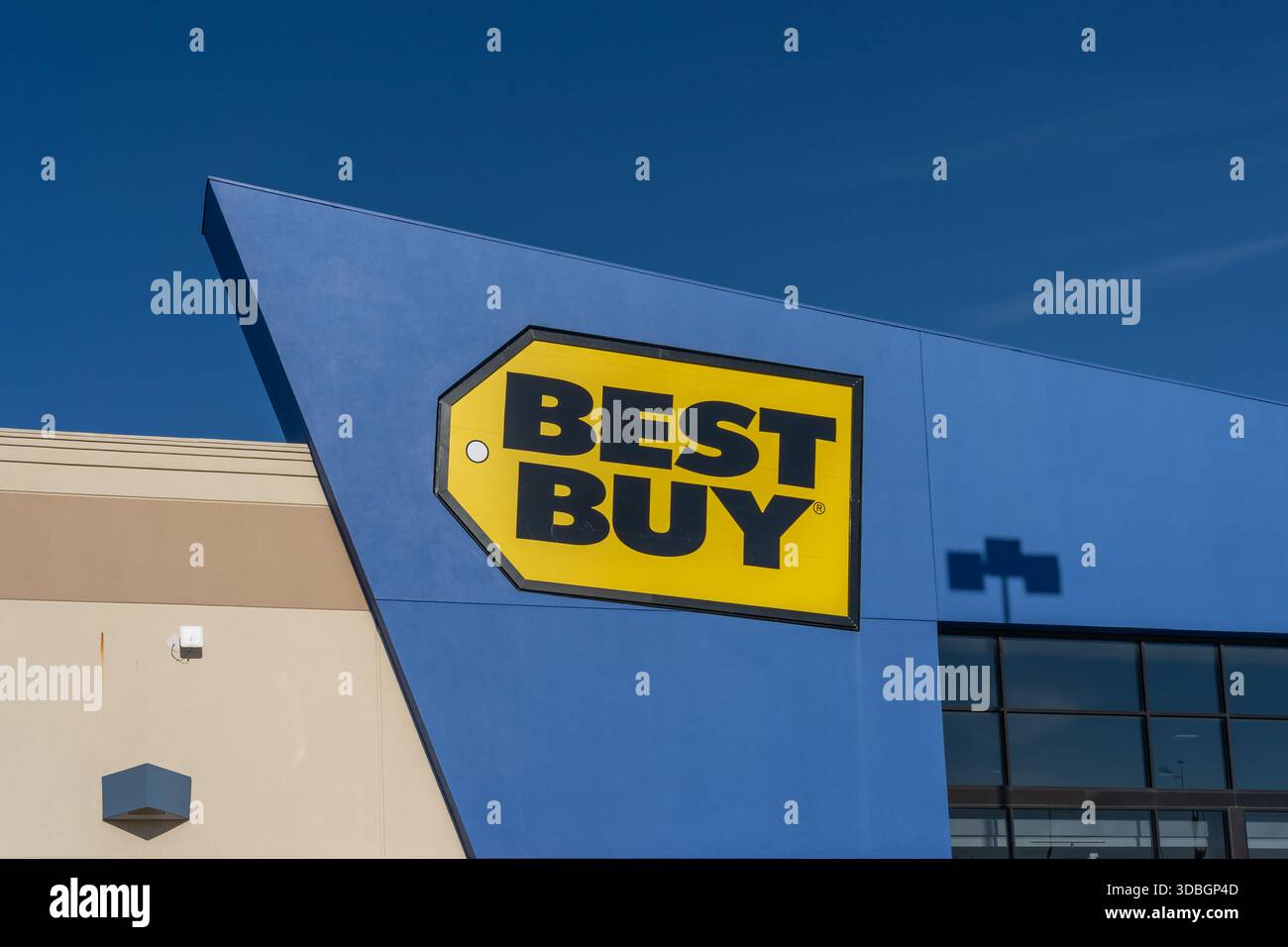 Best buy sign blue hi-res stock photography and images - Alamy
