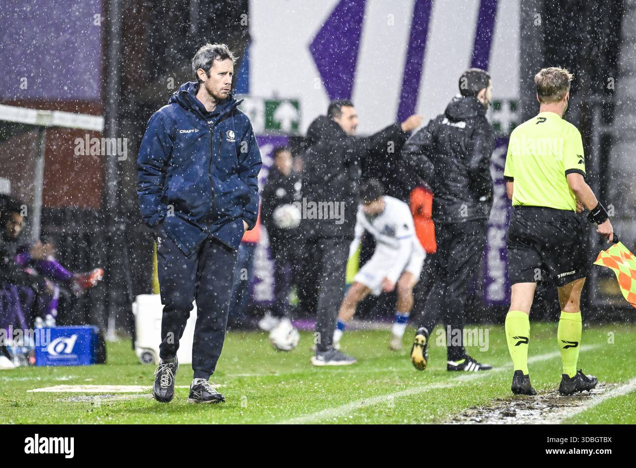Jong Gent's head coach Thomas Matton pictured during a soccer game ...