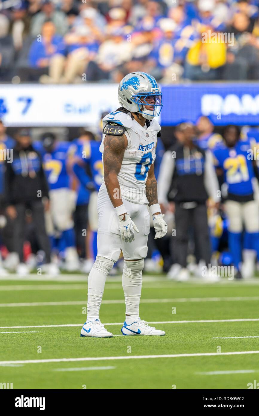 Detroit Lions running back Jahmyr Gibbs (0) lines up against the Los ...
