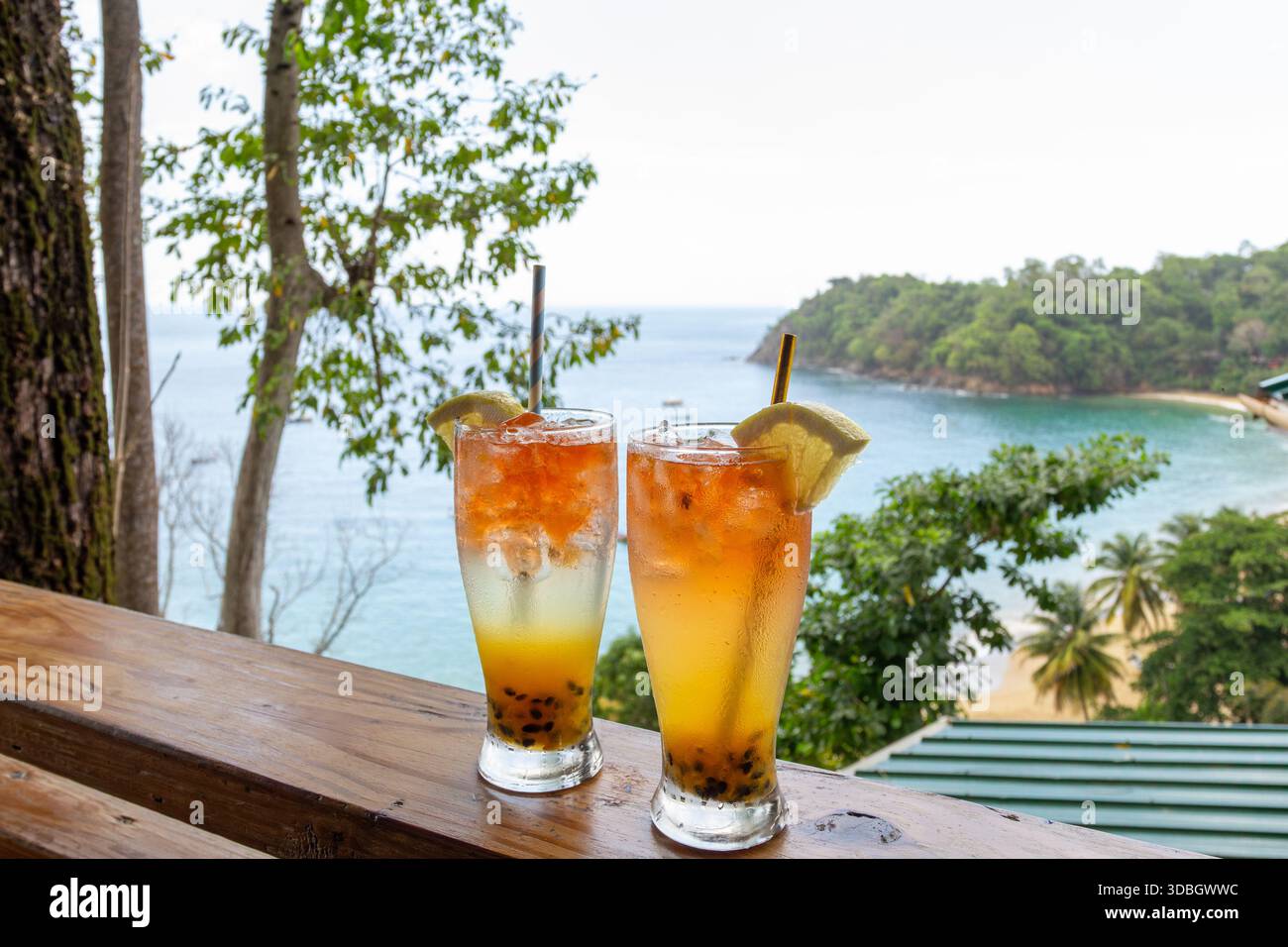 Served alcoholic drinks view hi-res stock photography and images - Alamy