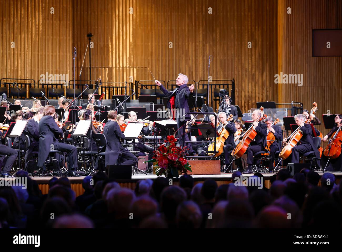 16 December 2025, North Rhine-Westphalia, Bonn: Dirk Kaftan General ...