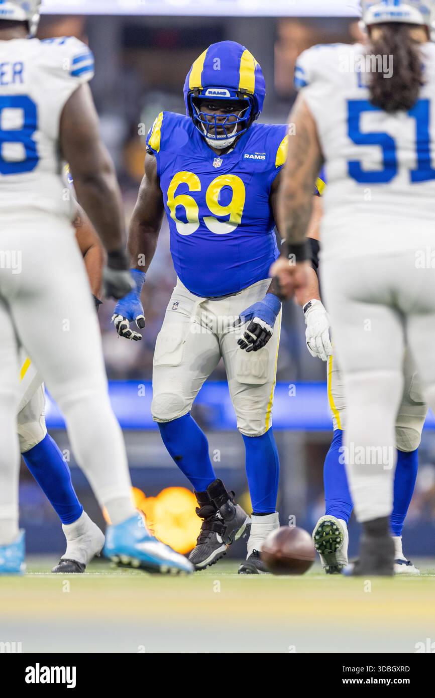 Los Angeles Rams offensive lineman Kevin Dotson (69) lines up against ...