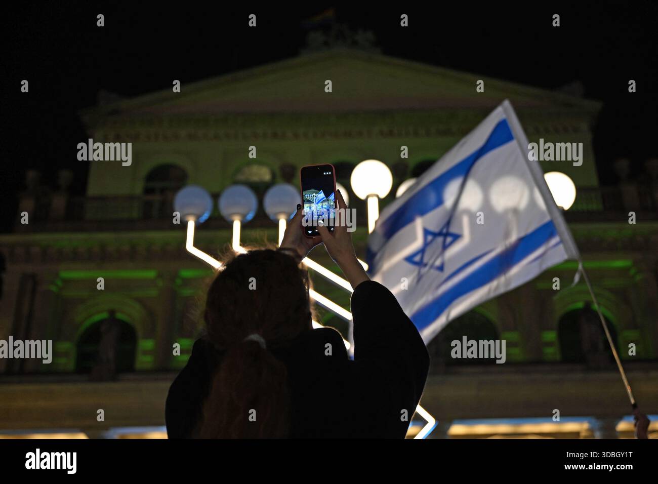 dpatop - 16 December 2025, Lower Saxony, Hanover: After a Hanukkah car ...