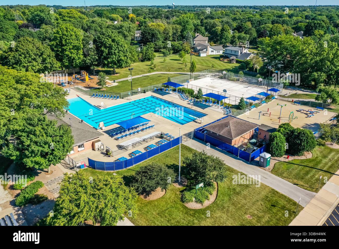Swimming pool splash overhead hi-res stock photography and images - Alamy