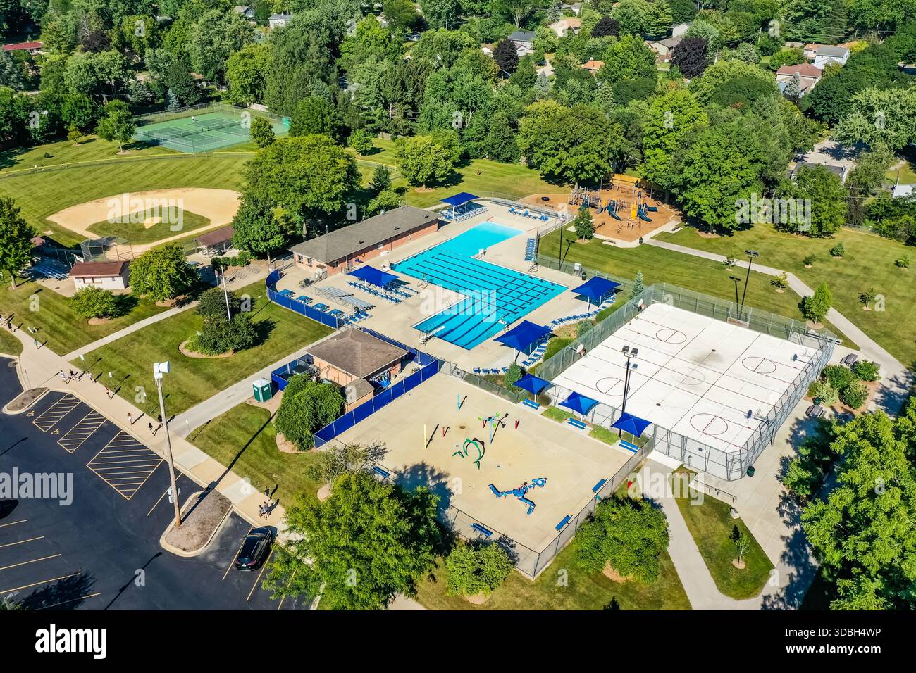 Swimming pool splash overhead hi-res stock photography and images - Alamy