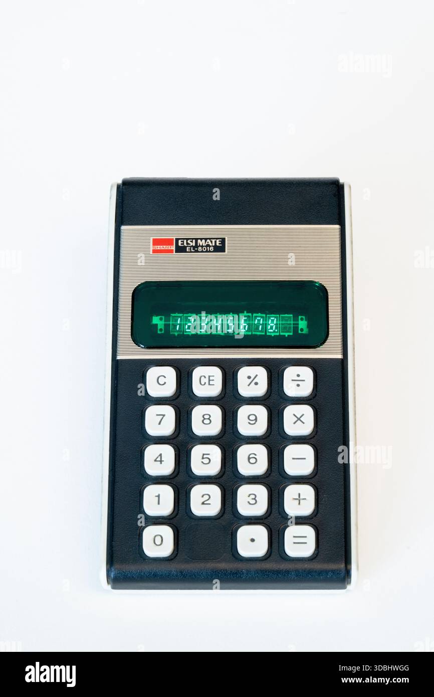 Sharp EL-8016 ELSI MATE arithmetic calculator from 1975 with VFD vacuum ...