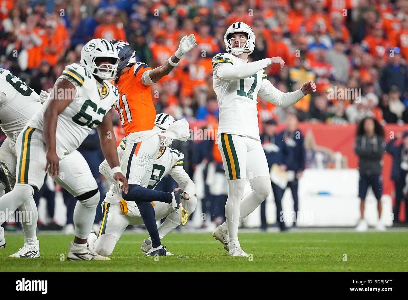 Green Bay Packers place kicker Brandon McManus (17) kicks a field goal ...