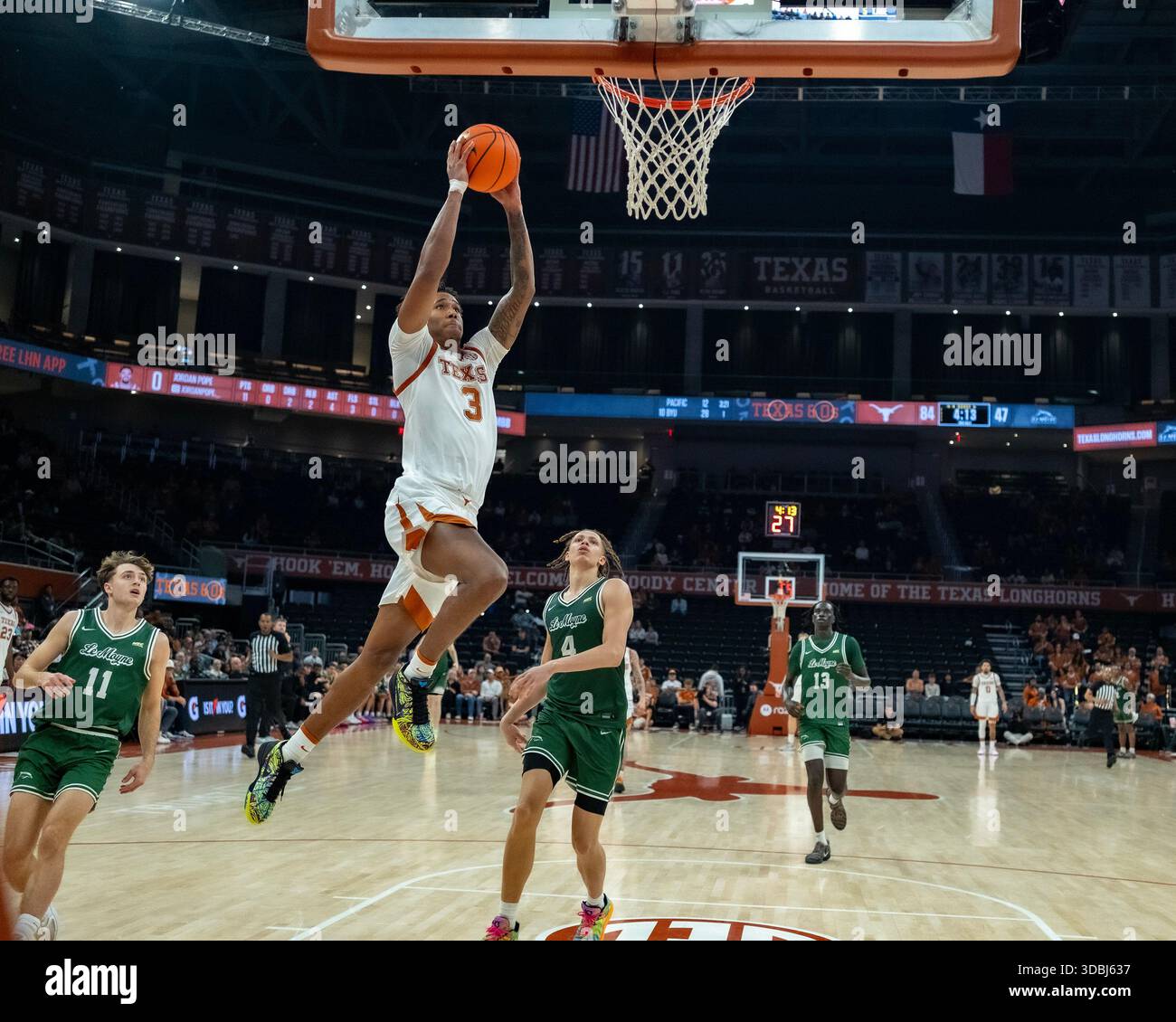 Dec 16, 2025. Dailyn Swain (3) of the Texas Longhorns in action vs the ...
