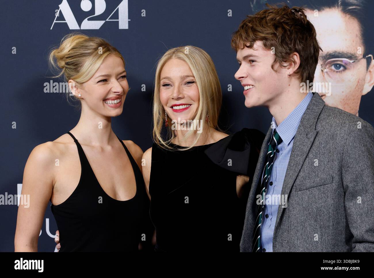 Gwyneth Paltrow, Apple Martin and Moses Martin arrive on the red carpet ...