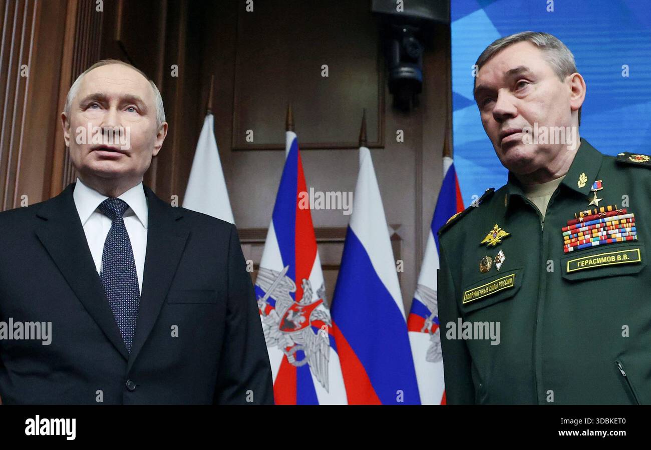 Russian President Vladimir Putin, left, and Russian Chief of General ...