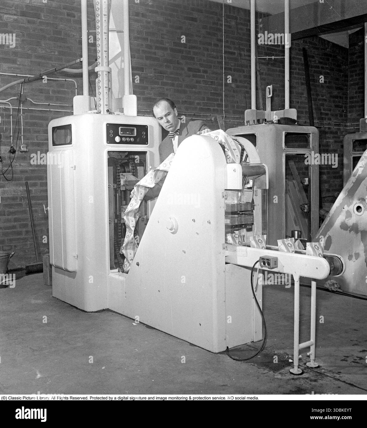 The first Tetra Pak carton – a tetrahedron patented by Ruben Rausing ...