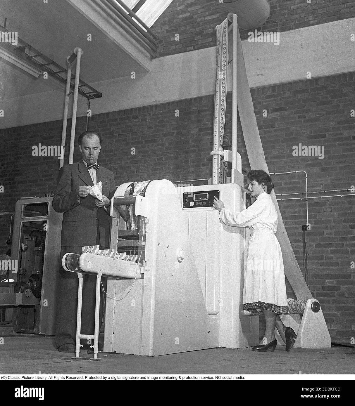 The first Tetra Pak carton – a tetrahedron patented by Ruben Rausing ...