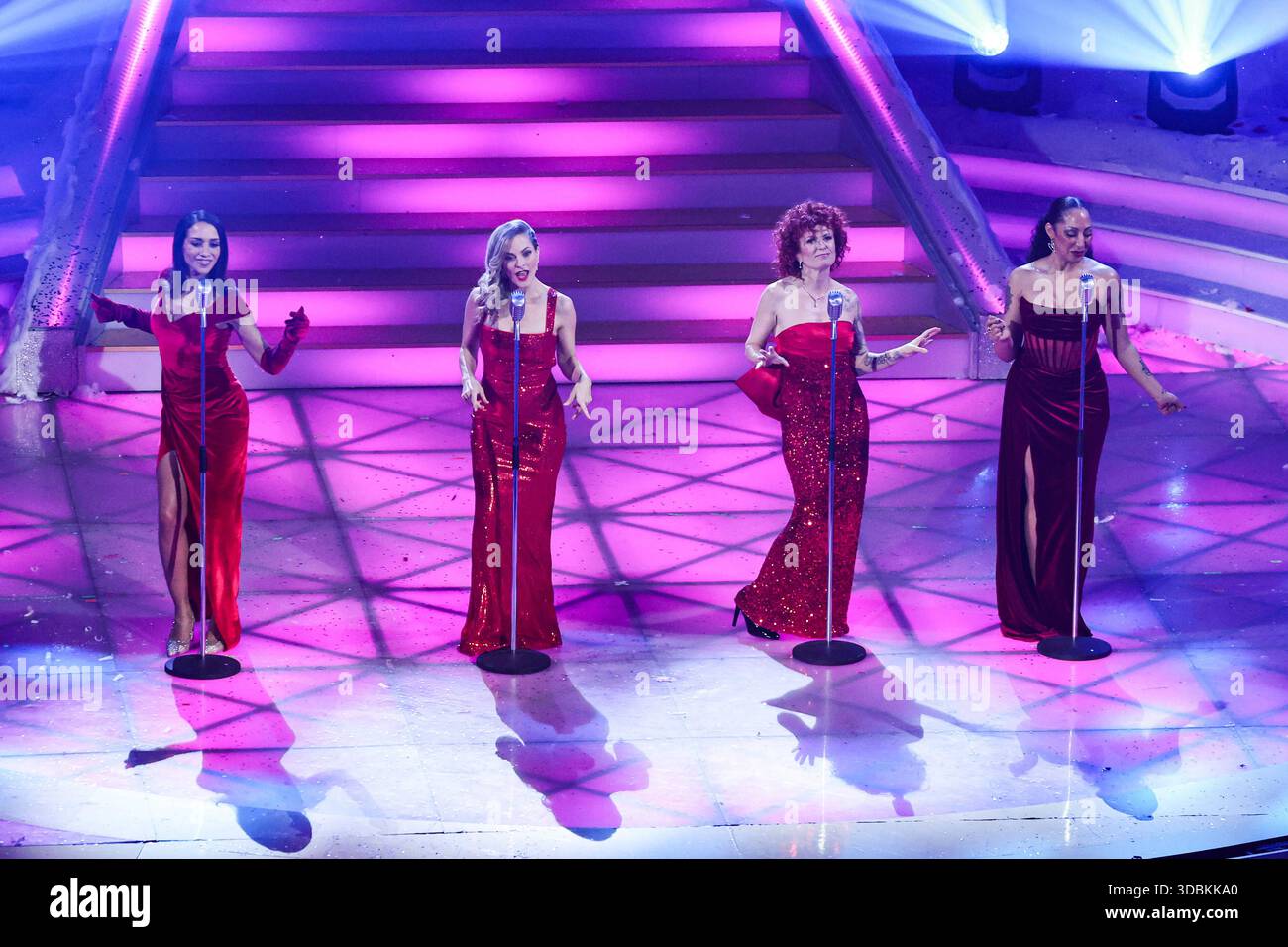 Nadja Benaissa, Sandy Mölling, Lucy Diakovska, Jessica Wahls No Angels ...