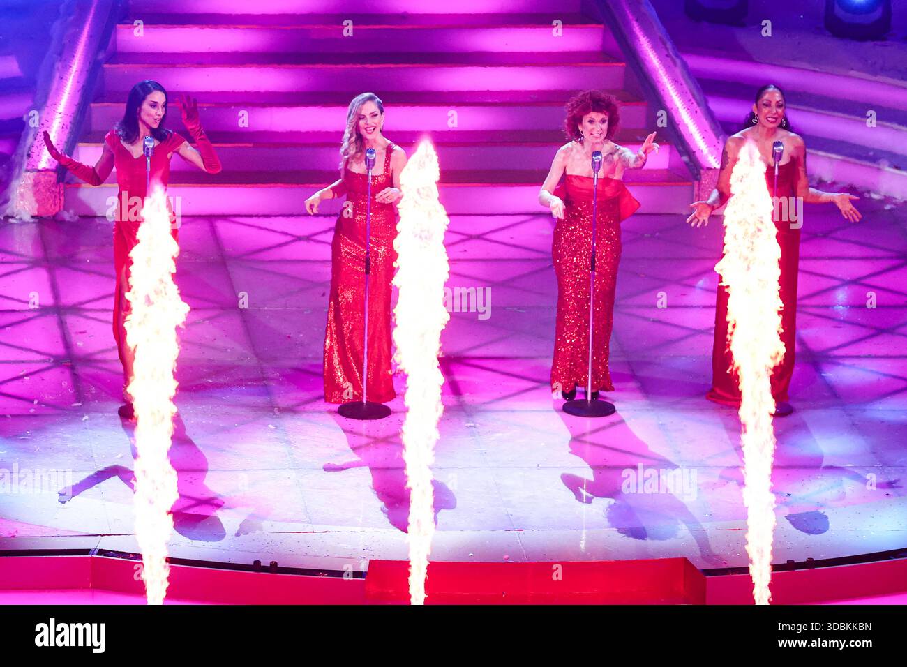 Nadja Benaissa, Sandy Mölling, Lucy Diakovska, Jessica Wahls No Angels ...