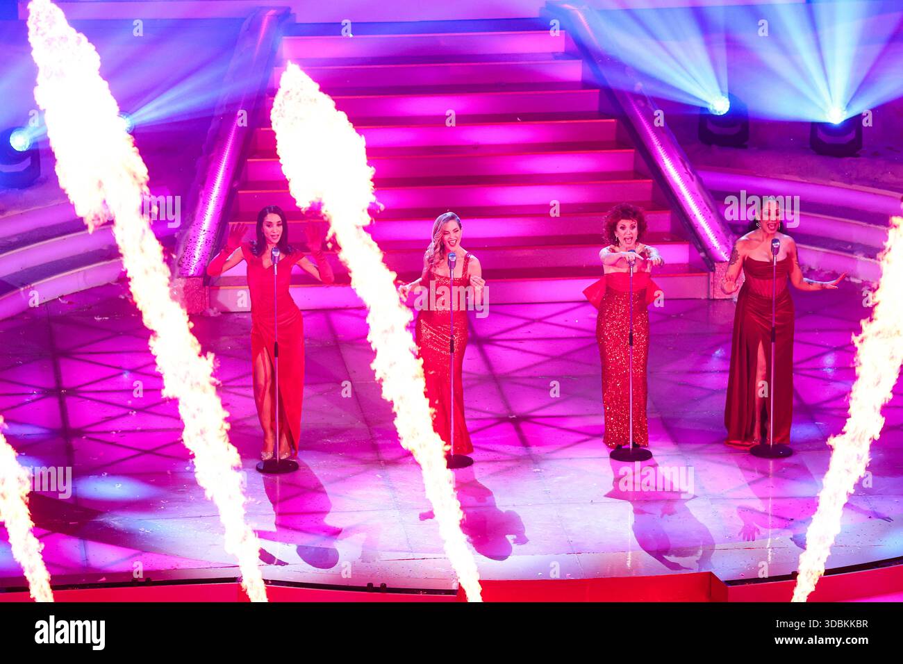 Nadja Benaissa, Sandy Mölling, Lucy Diakovska, Jessica Wahls No Angels ...