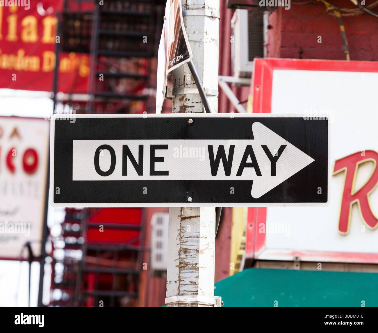 One way in new york hi-res stock photography and images - Alamy