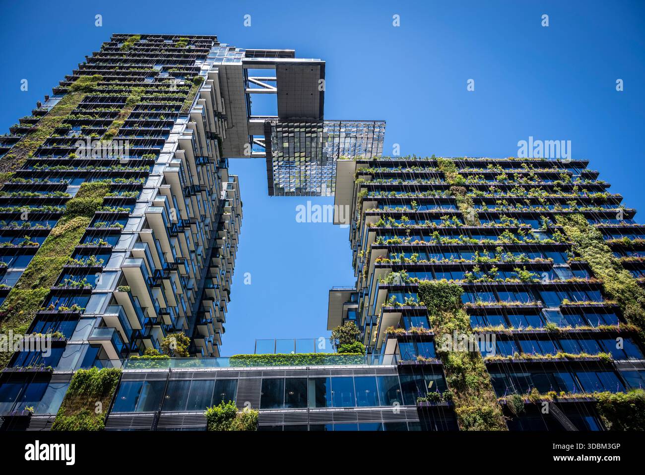 One Central Park with Vertical hanging gardensVertical hanging ...