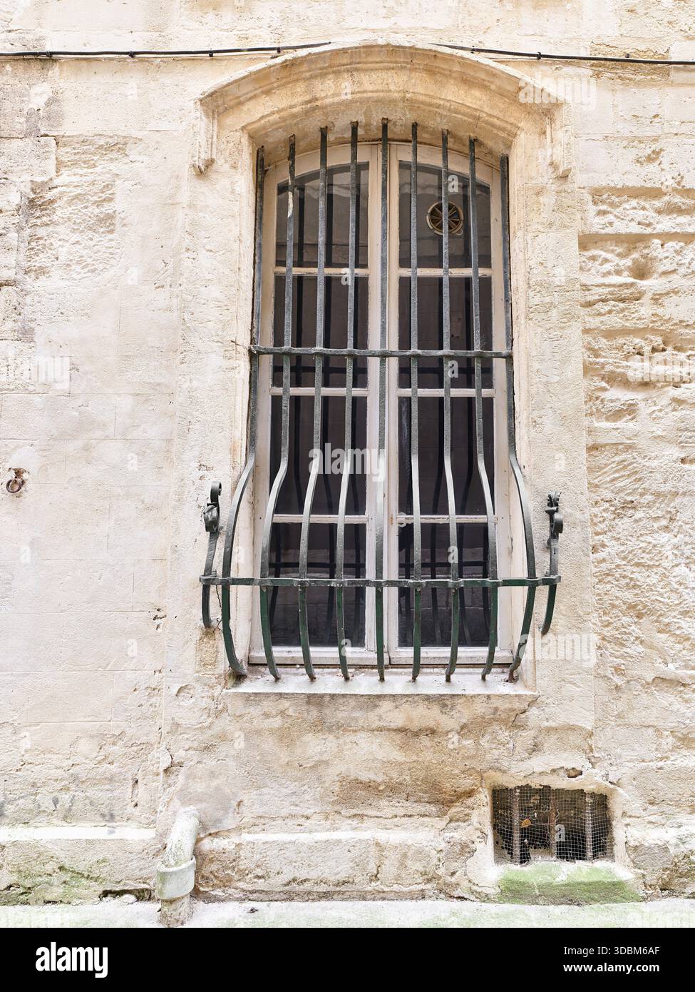 Anti theft bars hi-res stock photography and images - Alamy