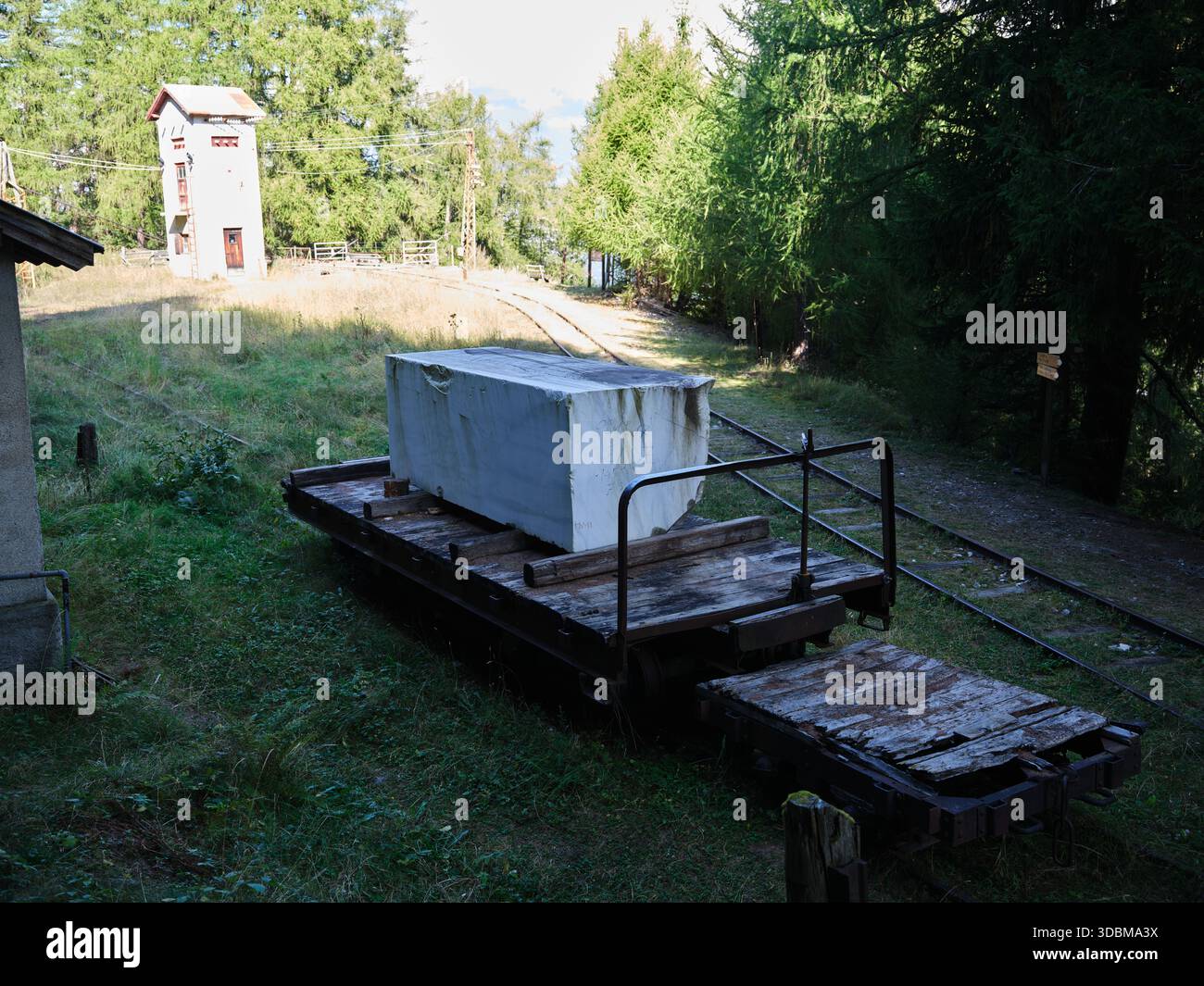 The last block of marble. The industrial monument with the Lasa ...