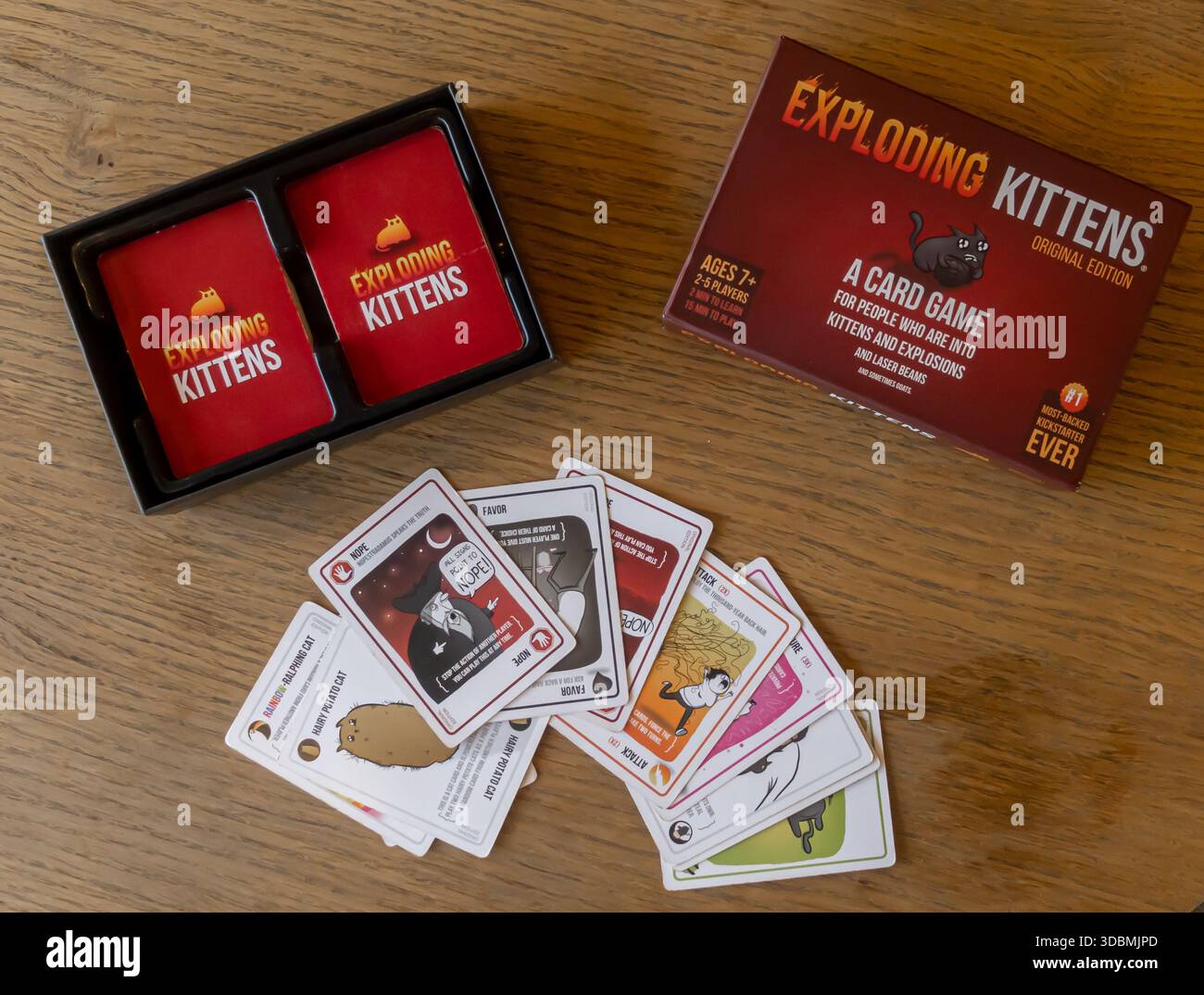 Exploding kittens board game hi-res stock photography and images - Alamy