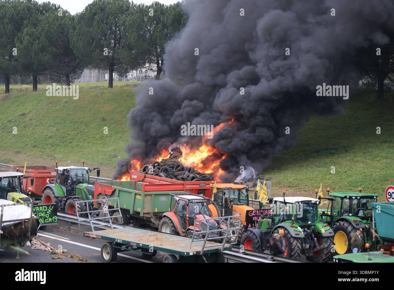 Mercosur opposition hi-res stock photography and images - Alamy