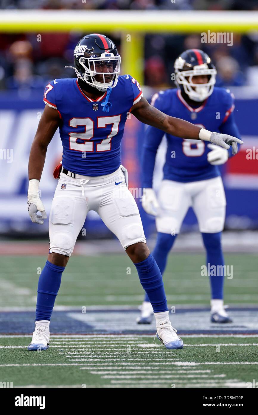 New York Giants safety Tyler Nubin (27) defends during an NFL football ...