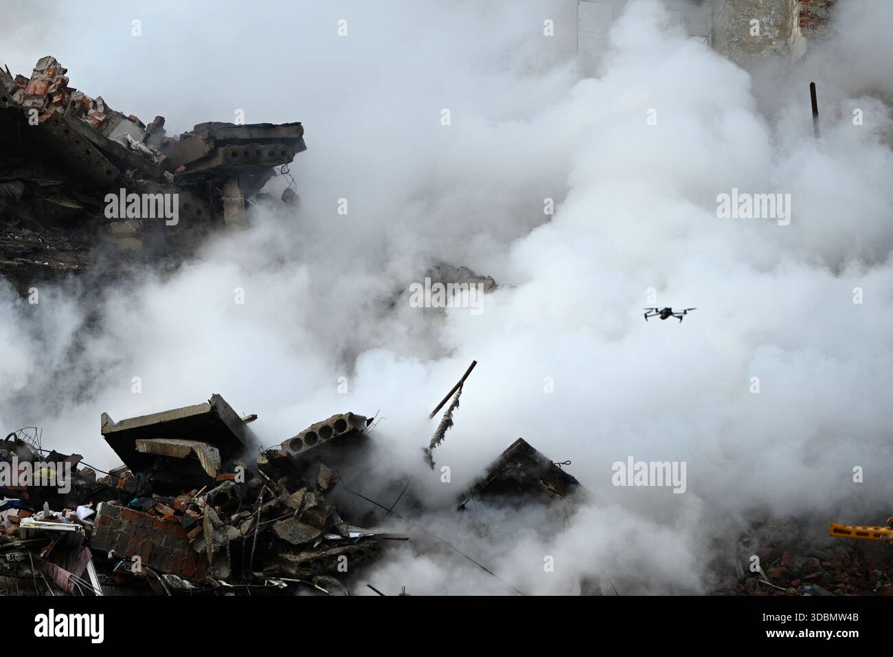 Fight drone hi-res stock photography and images - Alamy