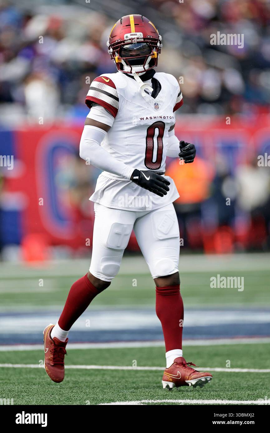 Washington Commanders cornerback Mike Sainristil (0) defends during an ...