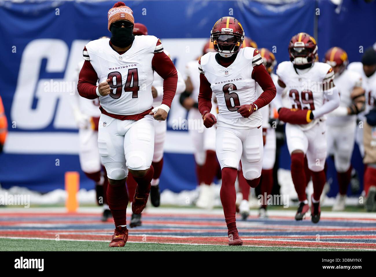 Washington Commanders defensive tackle Daron Payne (94) before an NFL ...