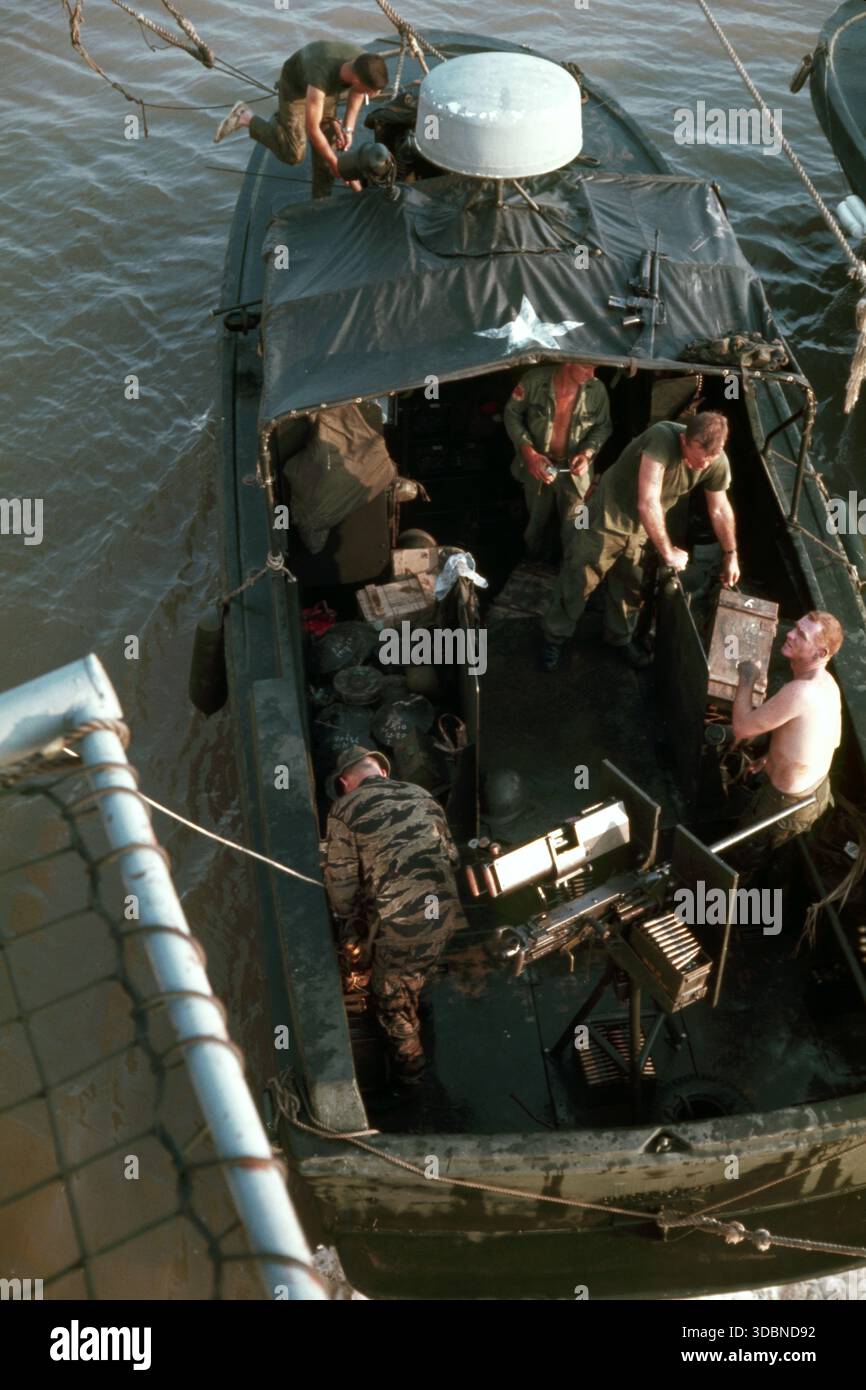 Vietnam War US NAVY USS Hunterdon County - PRR Patrol Boat River MK ...
