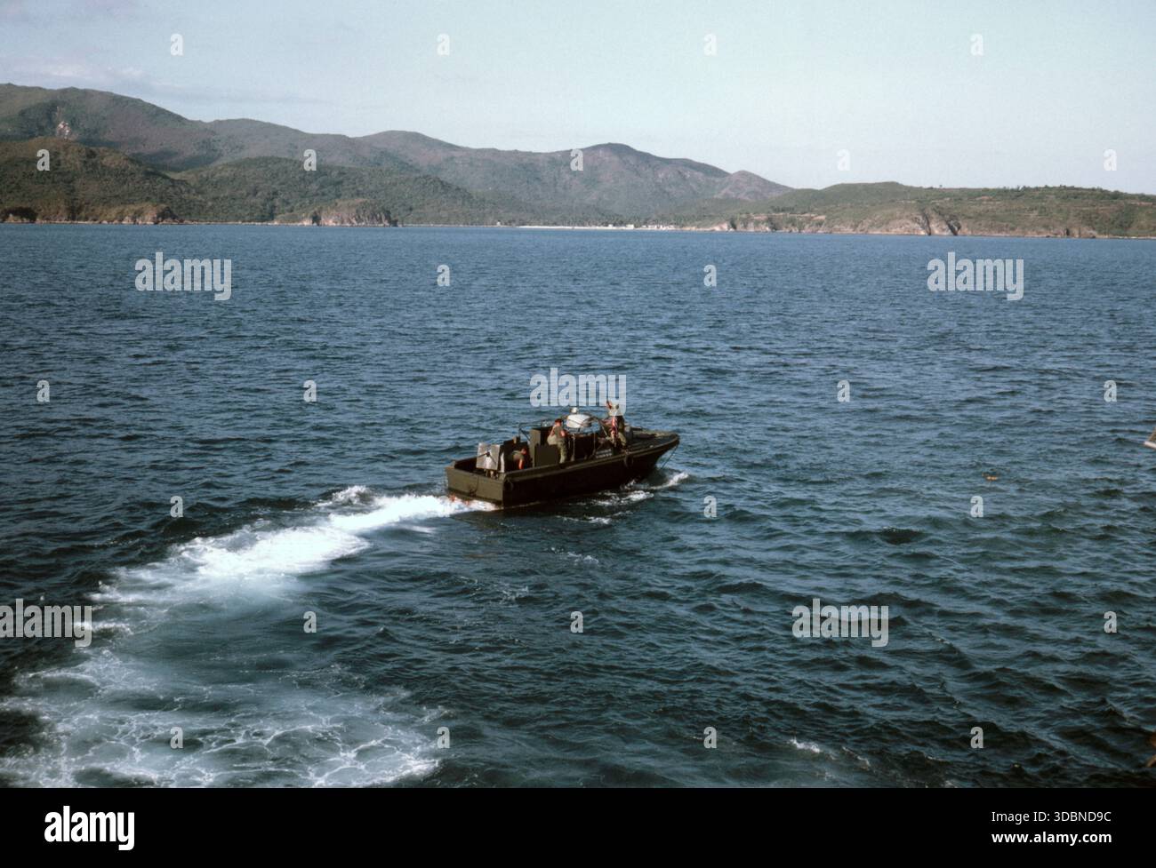 Vietnam War US NAVY USS Hunterdon County - PRR Patrol Boat River MK ...