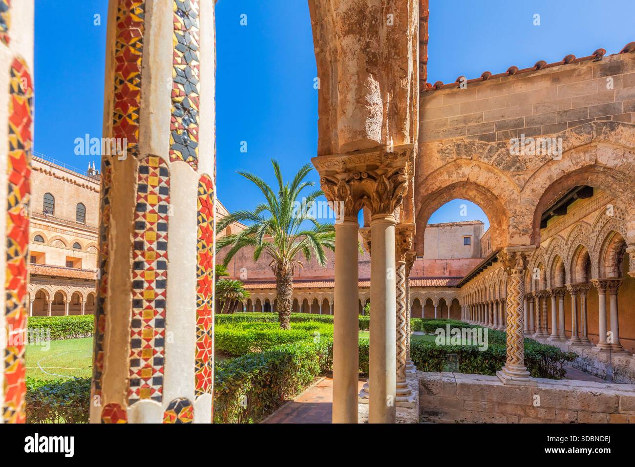 Columns arches capitals in hi-res stock photography and images - Alamy