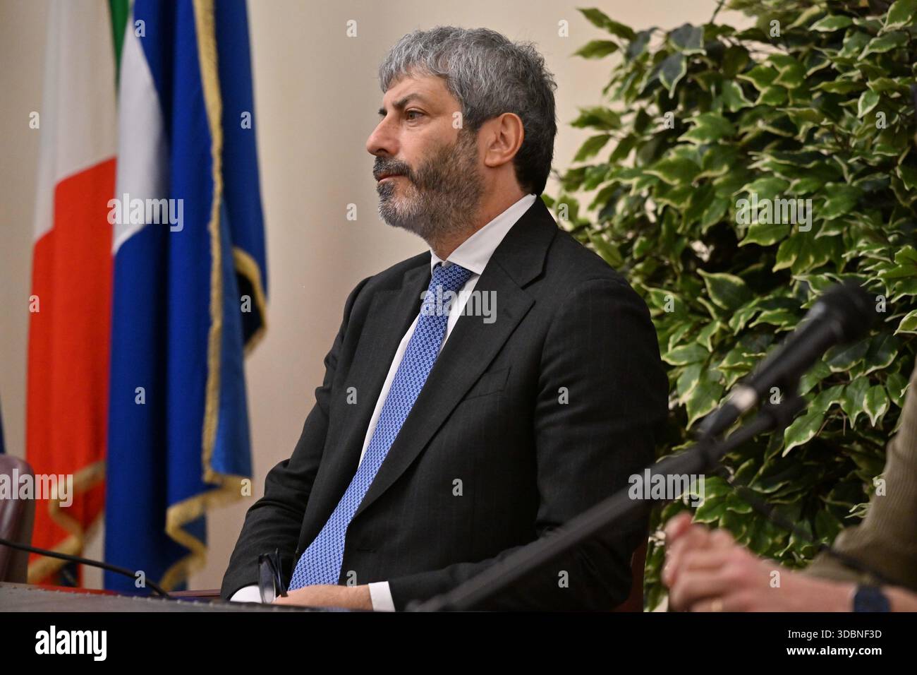 Naples. First press conference of the new President of the Campania ...