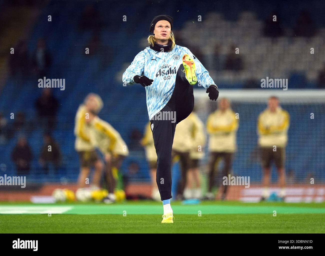Manchester City's Erling Haaland warming up prior to kick-off before ...